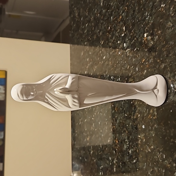 Other | Porcelain Vintage Madonna Mary Prayer Statue | Poshmark